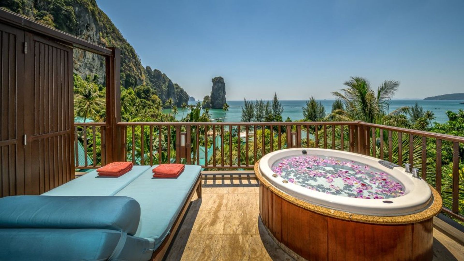 Stay With Centara Hotels & Resorts For A Stay Amid The Seas