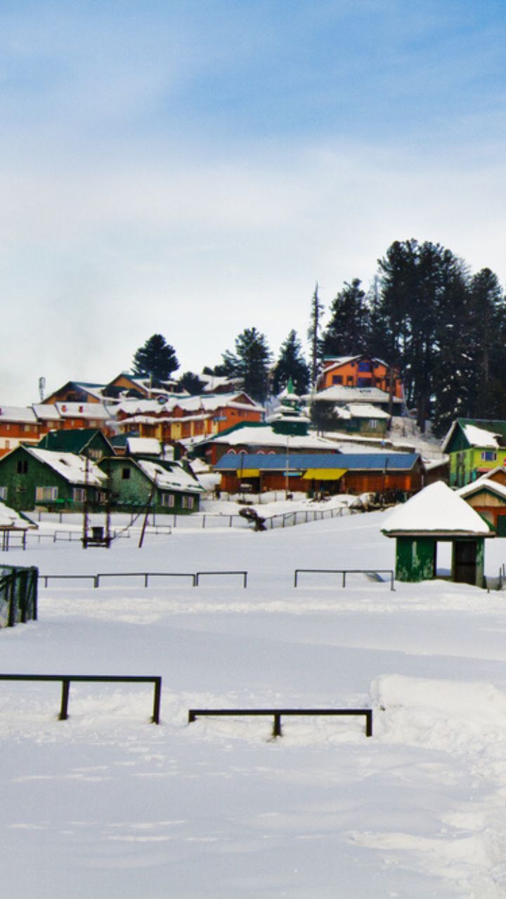 Snow-Covered Kashmir Is Mesmerizing; These Images Are Proof
