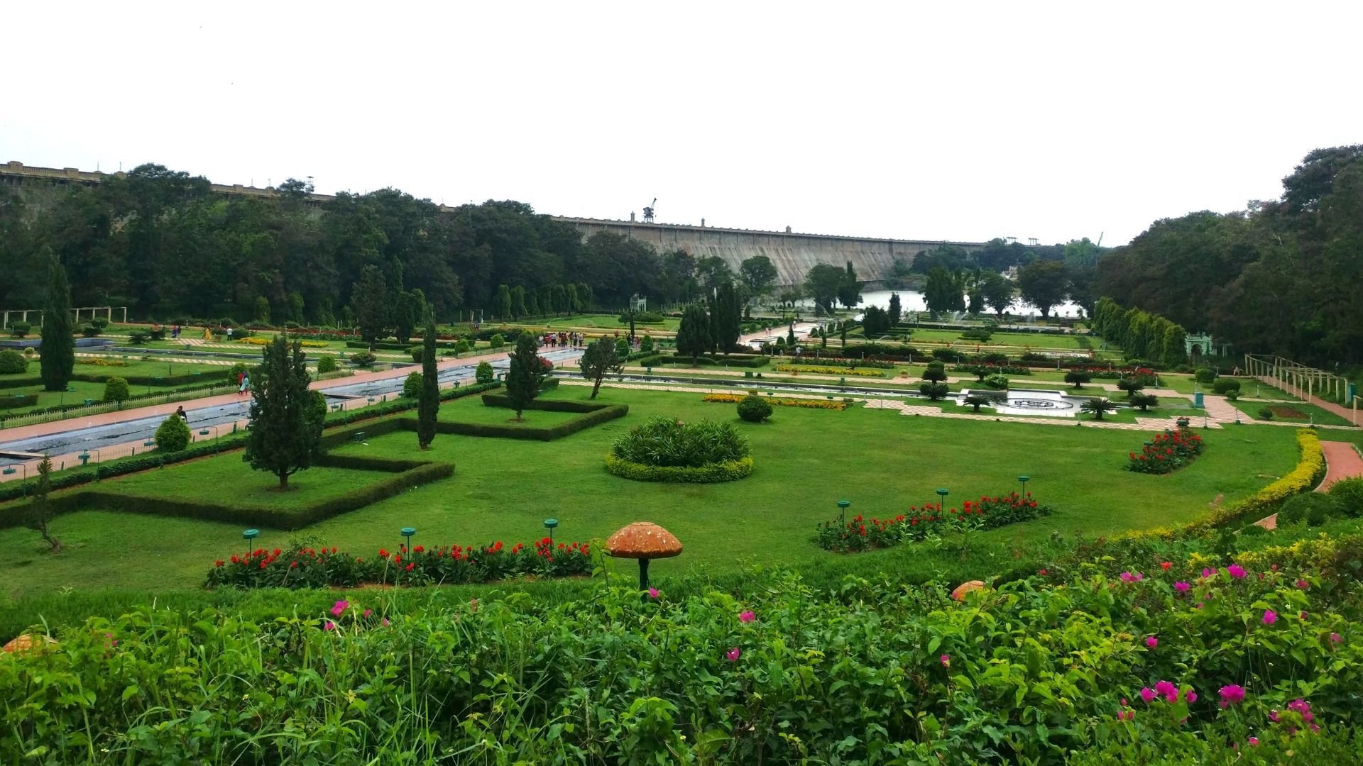 Places To Visit In Mysore Karnataka: Palaces, Shop, & Gardens 2024