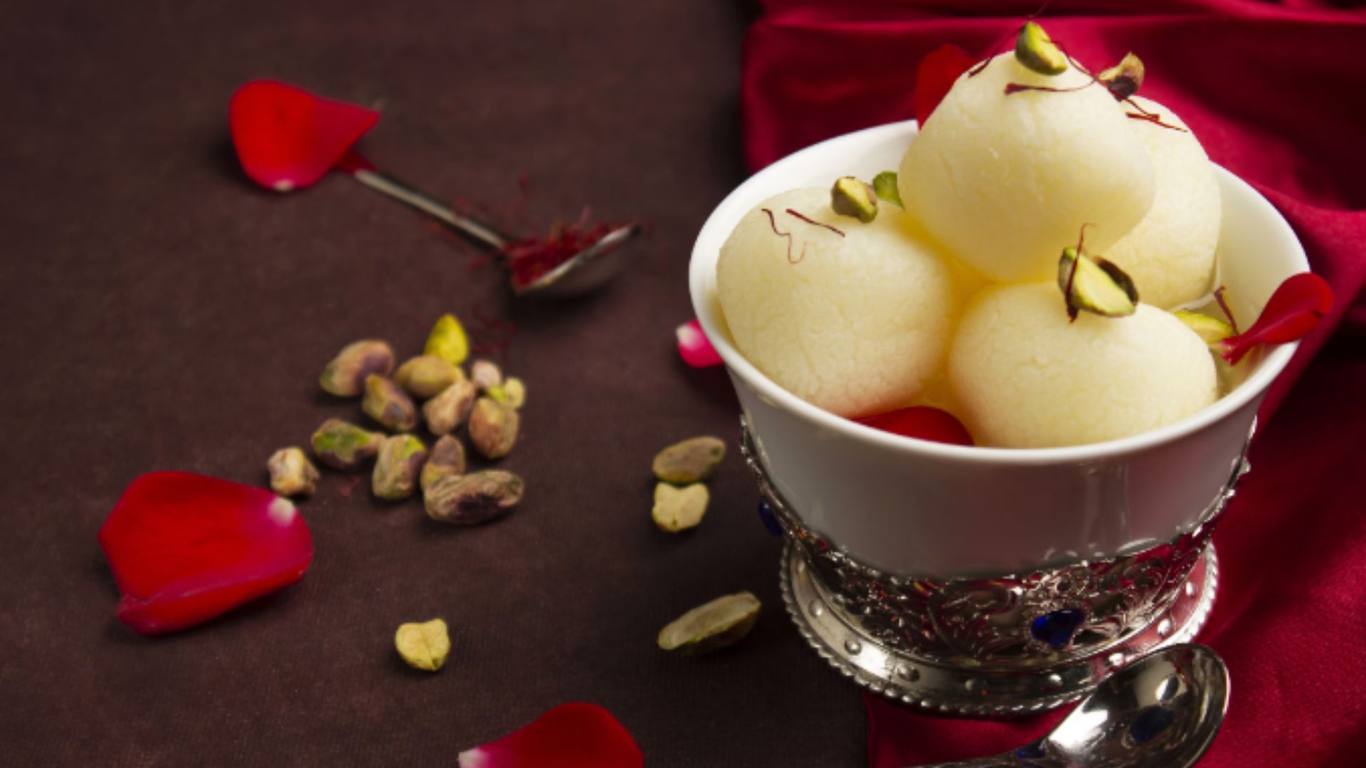 Breakfast In Old Delhi: Must Try Food & Restaurants In Chandni Chowk 2024