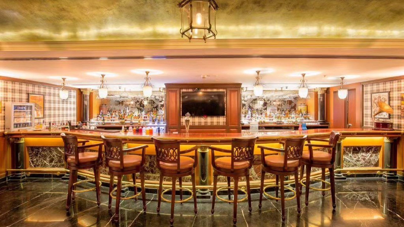 Best Pubs In Hyderabad: Where To Drink, Dine, Dance, And Unwind 2024