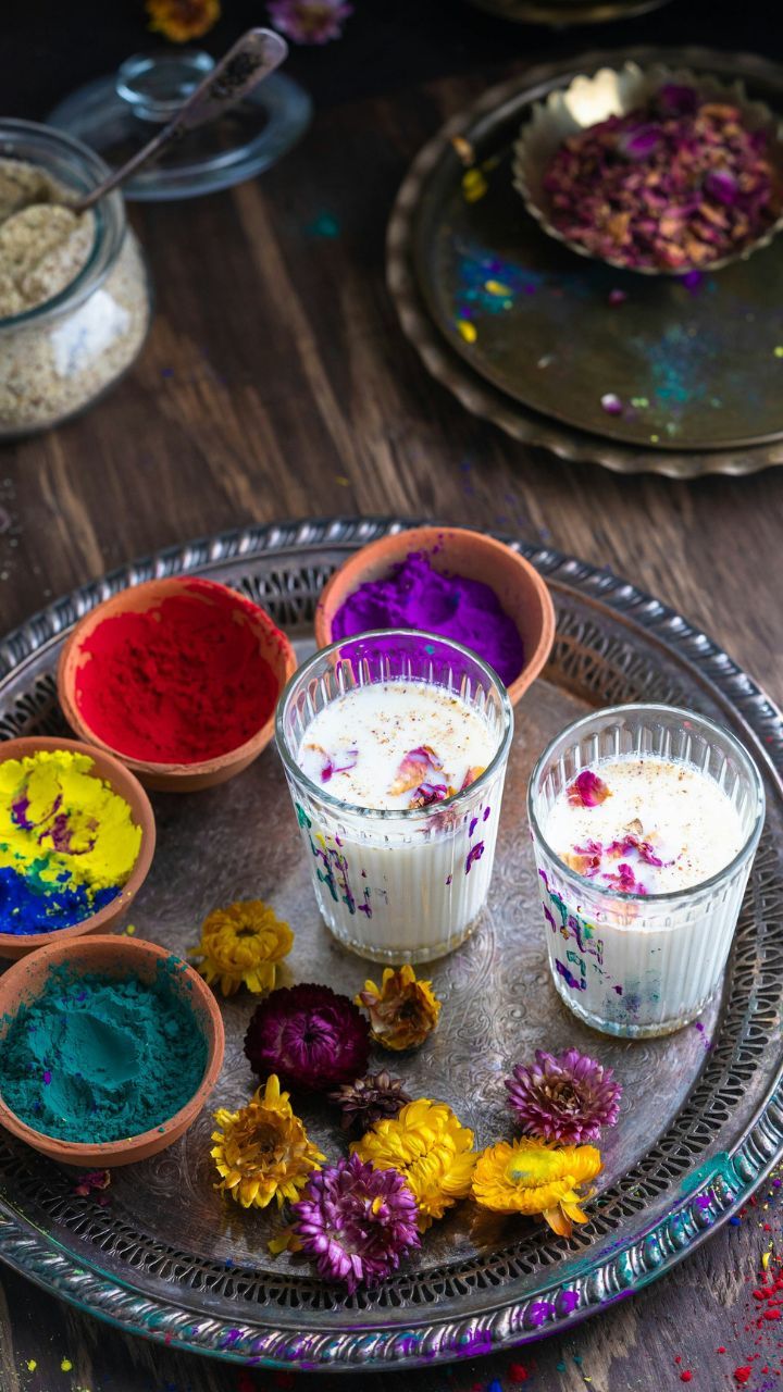 Delicious Food And Drinks To Enjoy On Holi