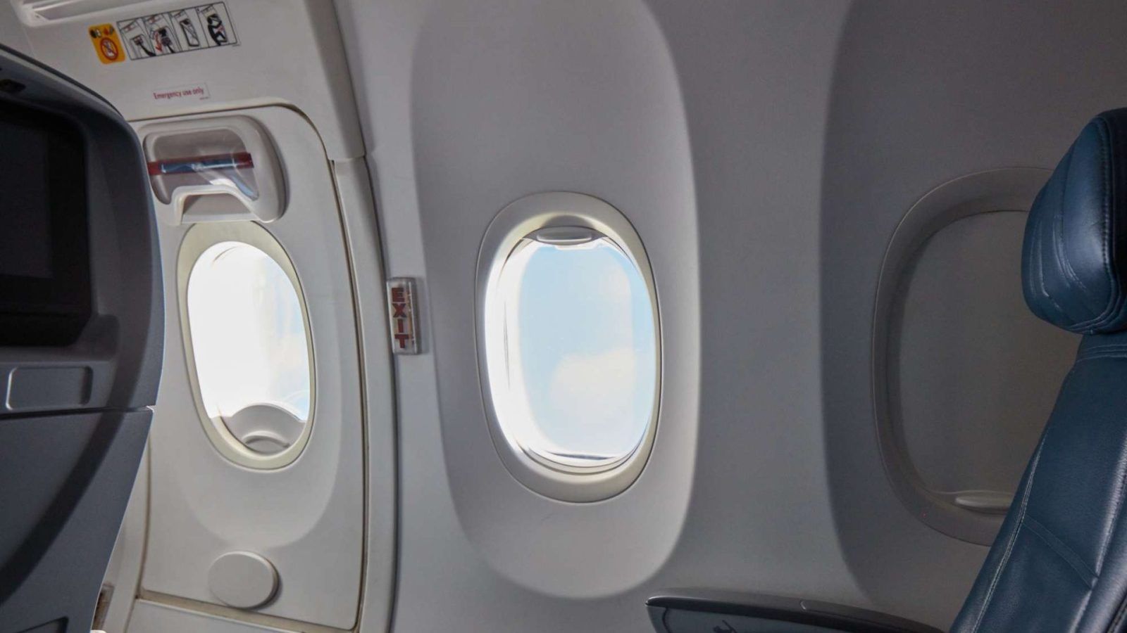 Here's Why Window Shades Have To Be Up During Takeoff And Landing