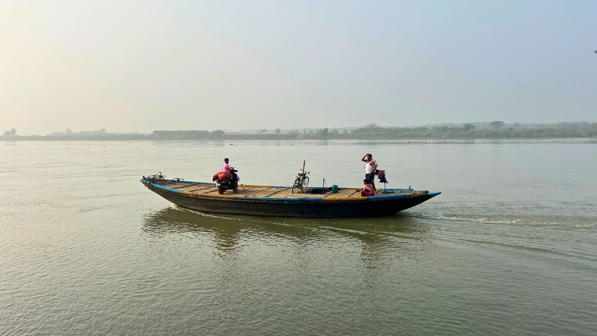 Explored West Bengal By Road? Now Uncover Its Secret Shores By Boat!