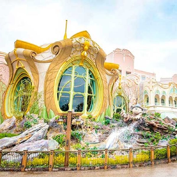 Film Producer & Stylist Rhea Kapoor Gives Tips To Female Travellers