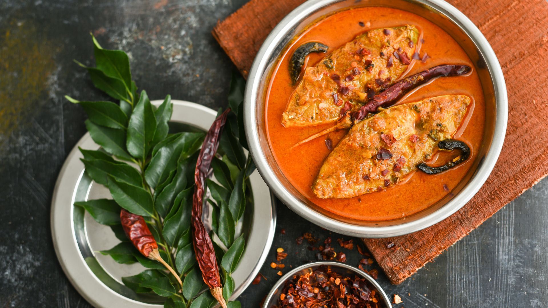 Kerala's Famous Food, Cuisines & Dishes To Try - Puttu, Curry, Sadhya ...