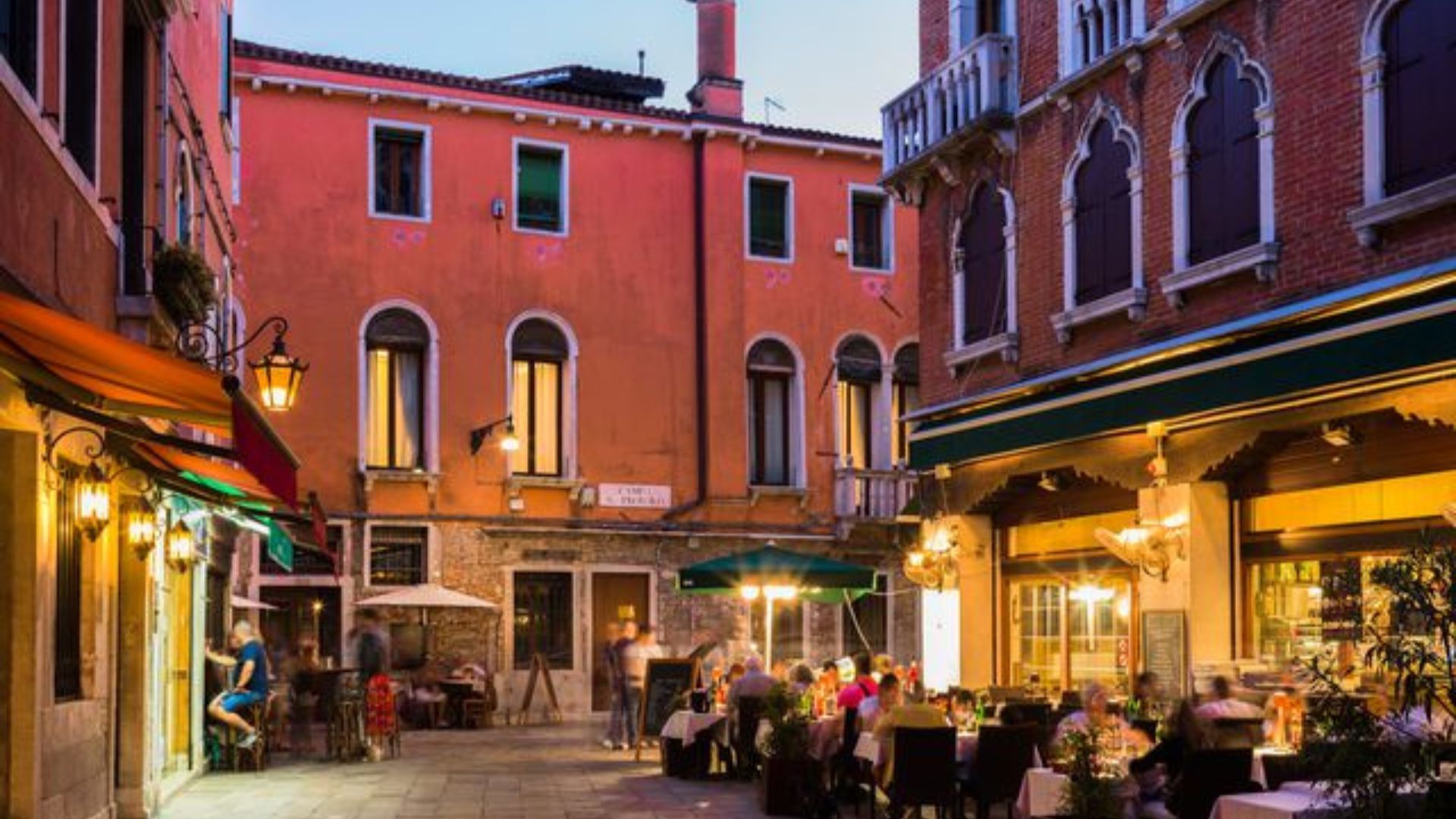 Venice Guide: Where To Eat, Stay And Play, According To An Expert