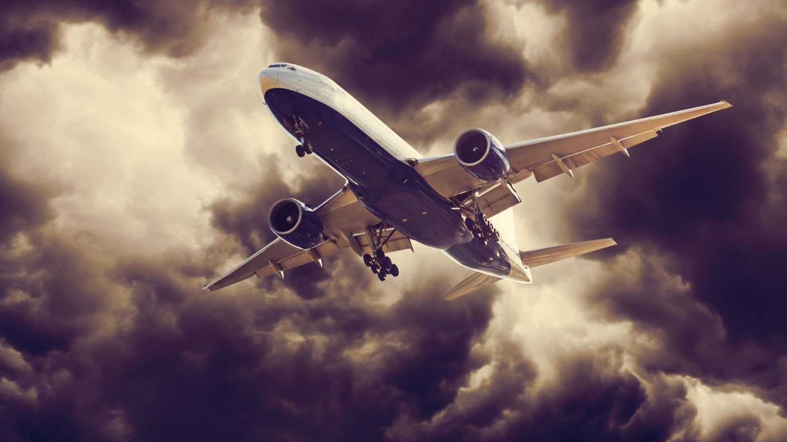 Flight Turbulence: These Are The Most Turbulent Flight Routes In The ...