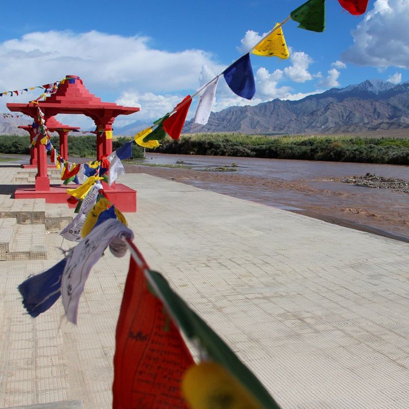 Durga Puja 2024: Pandal Hopping, Traditional Food & Festivities Guide