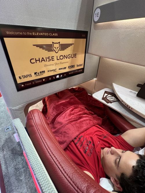 Reimagined First And Business-Class Seats On Double-Level Airplanes
