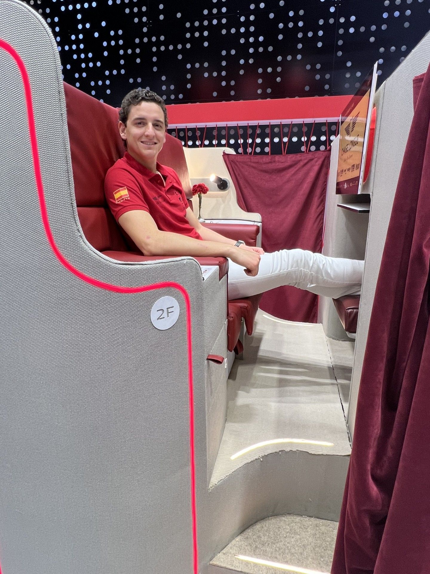 Reimagined First And Business-Class Seats On Double-Level Airplanes