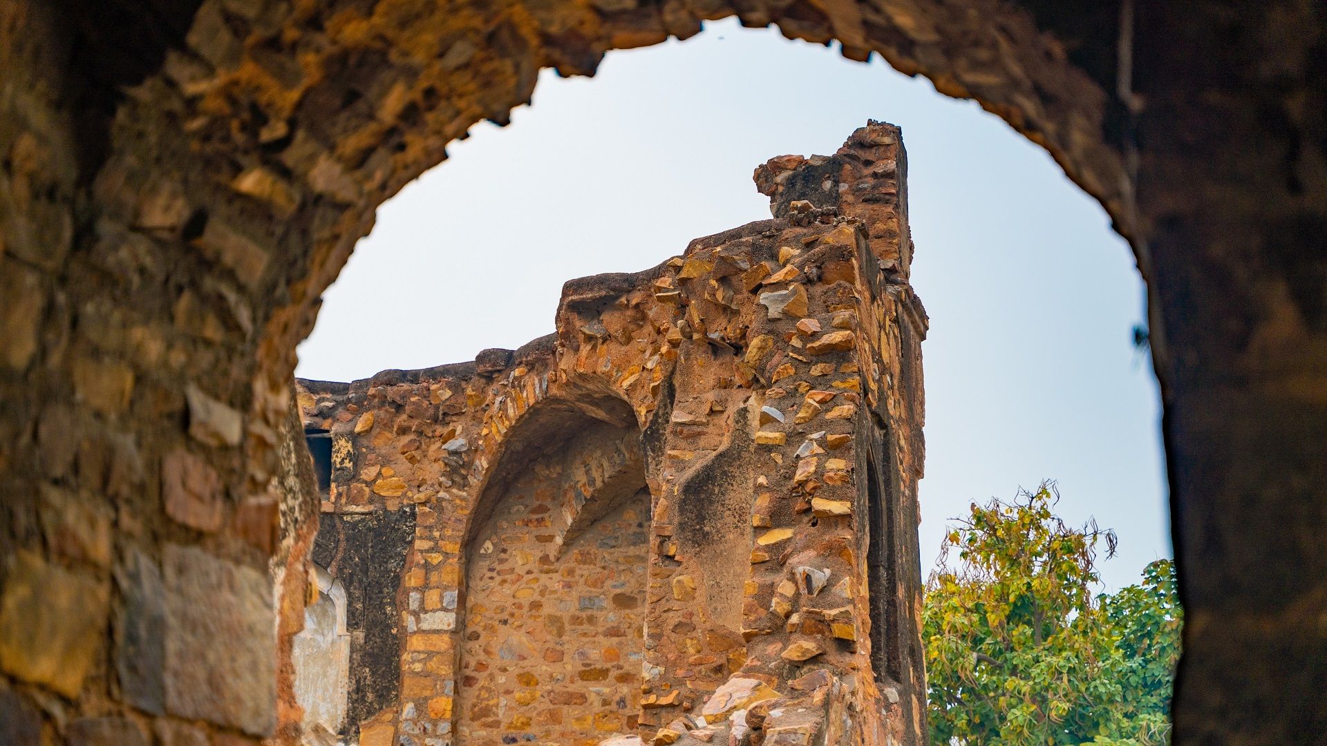 Lakes, Forts, Hills & Parks - These Are The Best Tourist Places In ...