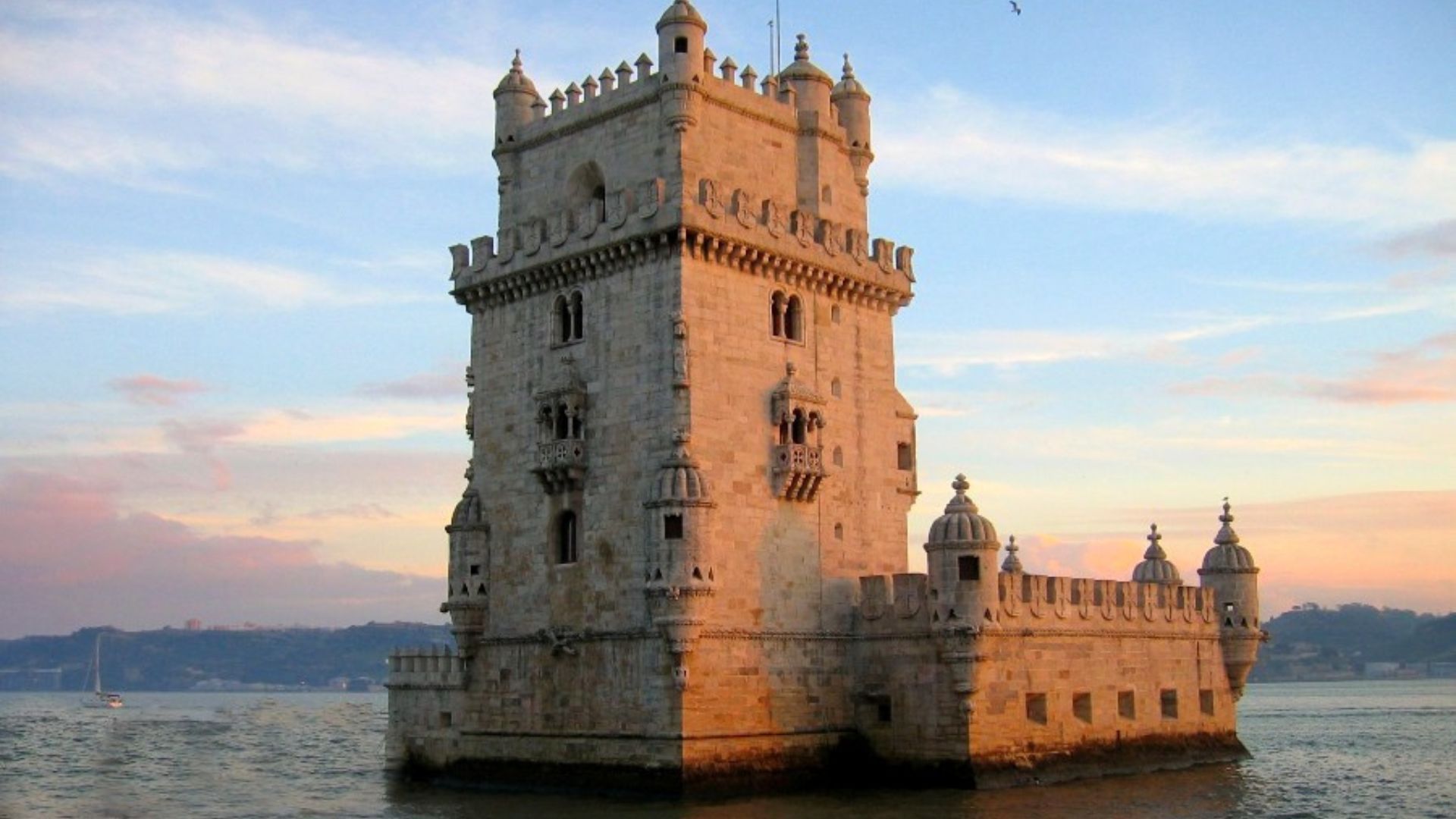 Lisbon Itinerary: Perfect 5 Days Plan To Explore Sintra, Óbidos, Nazaré ...