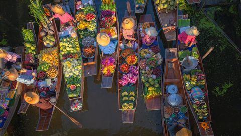 6 Floating Markets In Bangkok: Shopping Guide To Must-Buy Items 2024