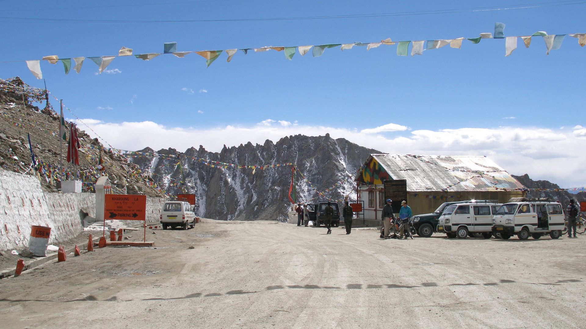 Ladakh Itinerary: Plan 10 Days Perfect Odyssey In The Valleys & Lakes ...