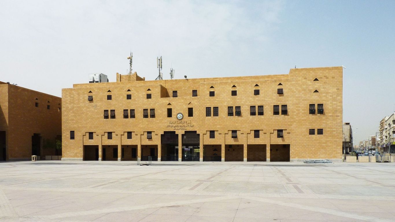 Arabian Sand Dunes To Skybridge Views: Best Things To Do In Riyadh ...