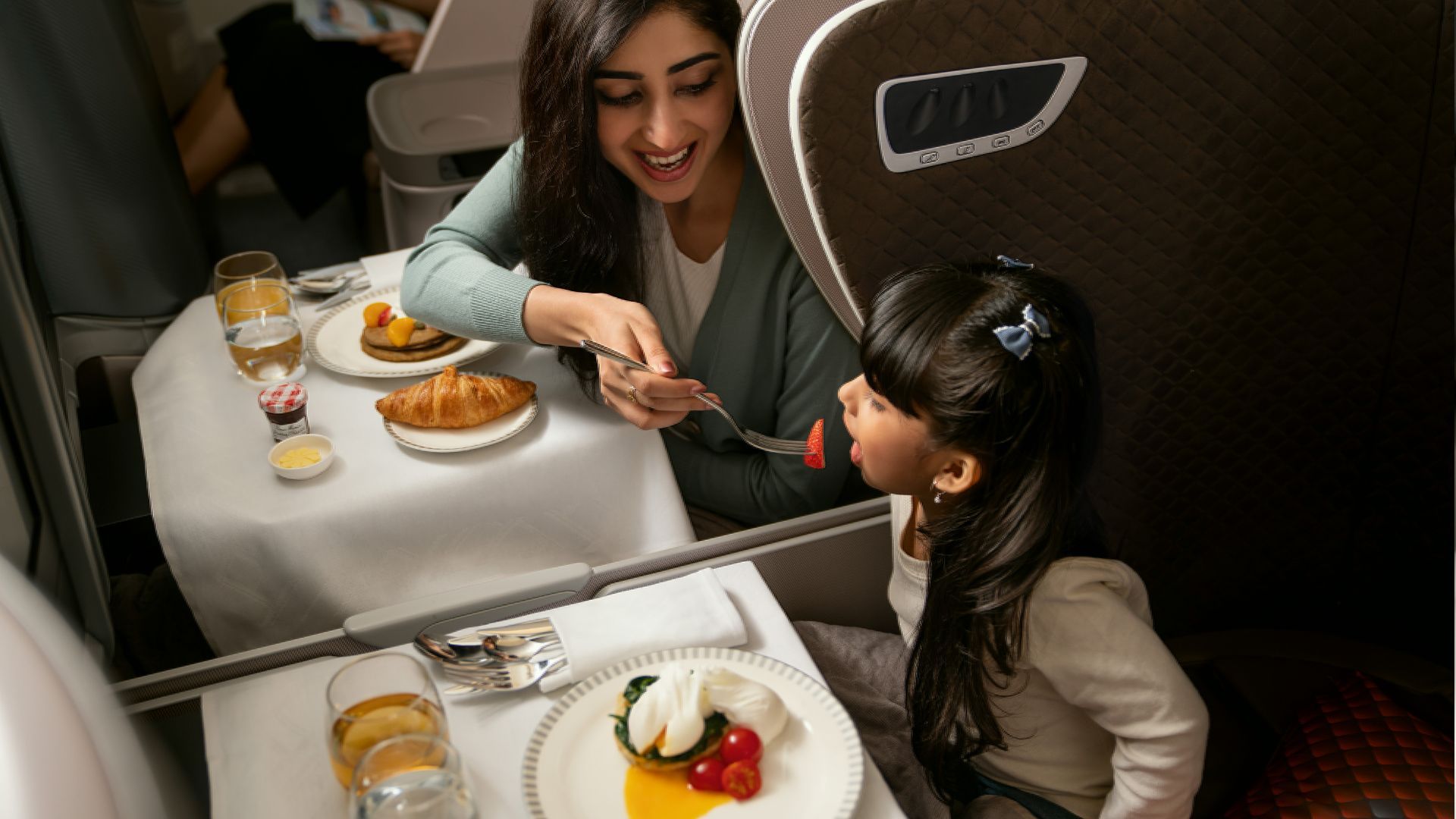 Inflight Dining , In-Flight Dining with United Airlines: What to Expect ...