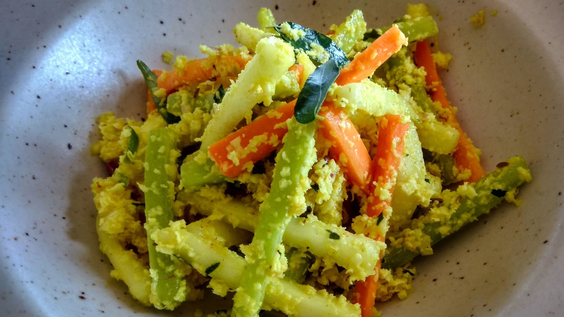 Experts Weigh In On The History Of Avial, An Onam Sadhya Essential