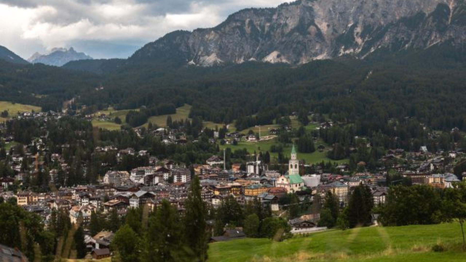 15 Beautiful Mountain Towns In Europe
