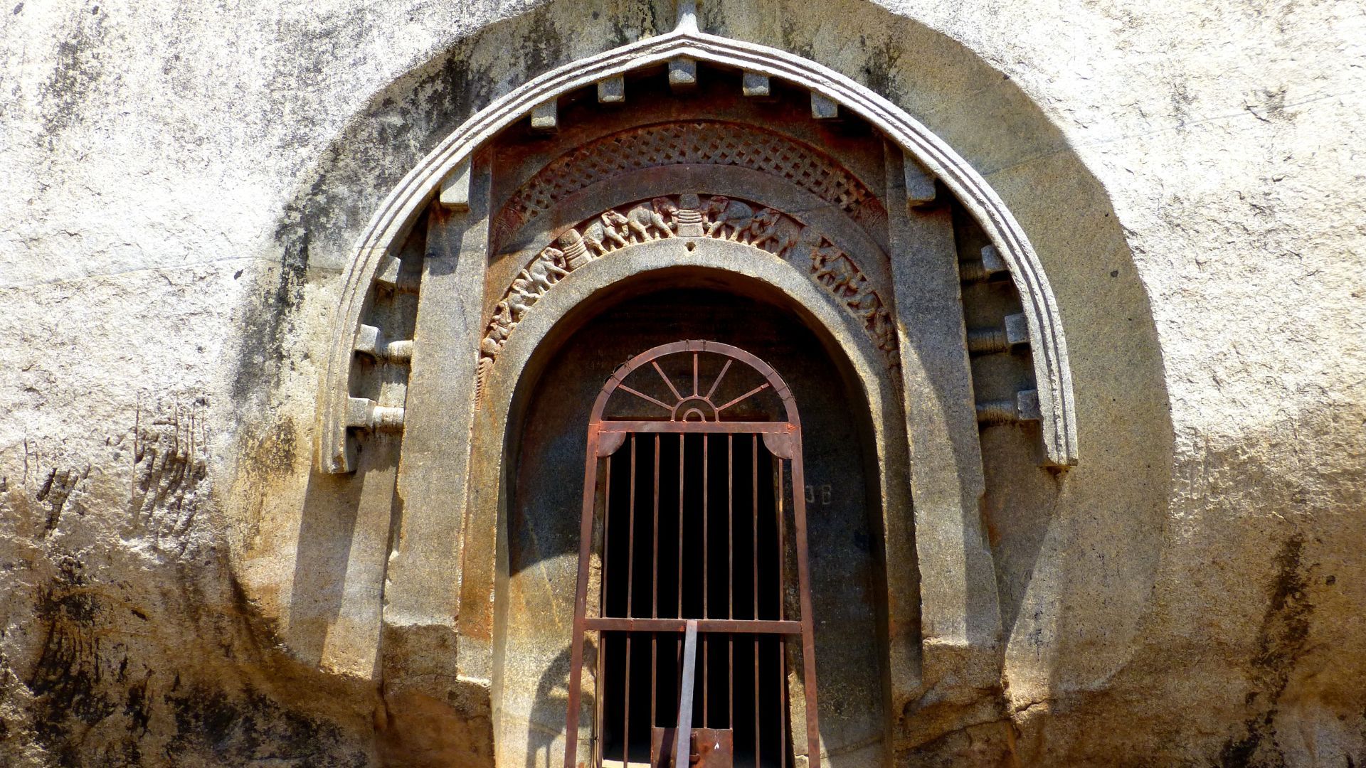 Must-Visit Tourist Places & Things To Do In Bihar: Gaya, Vaishali, Nalanda
