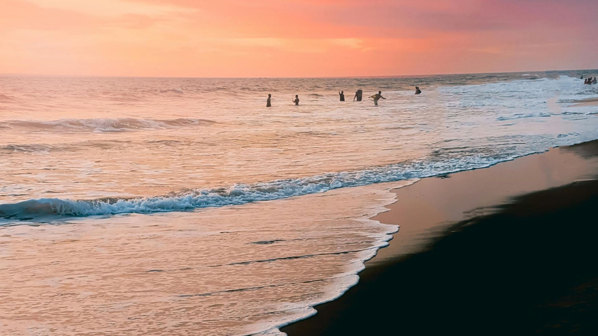 Karnataka Beach Tourism Set For A Booze Boost In Goa-Like Makeover