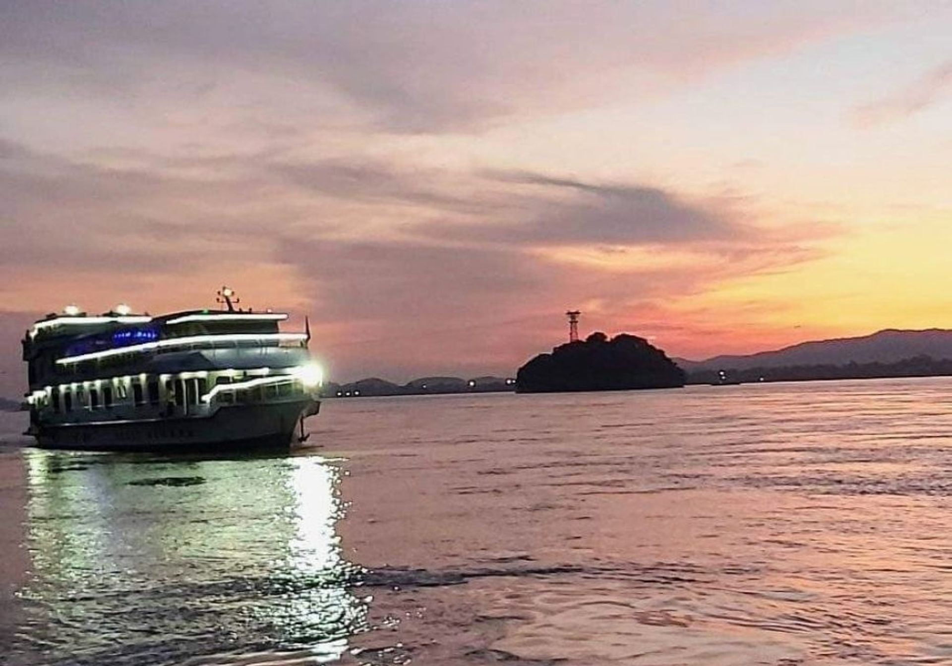 Tourist Places In Guwahati: From Kamakhya Temple To Brahmaputra