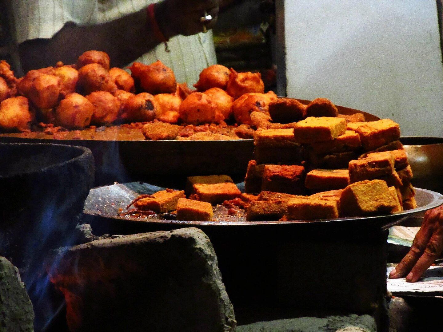 West Bengal's Famous Food: Your Ultimate Guide To Bengali Cuisine