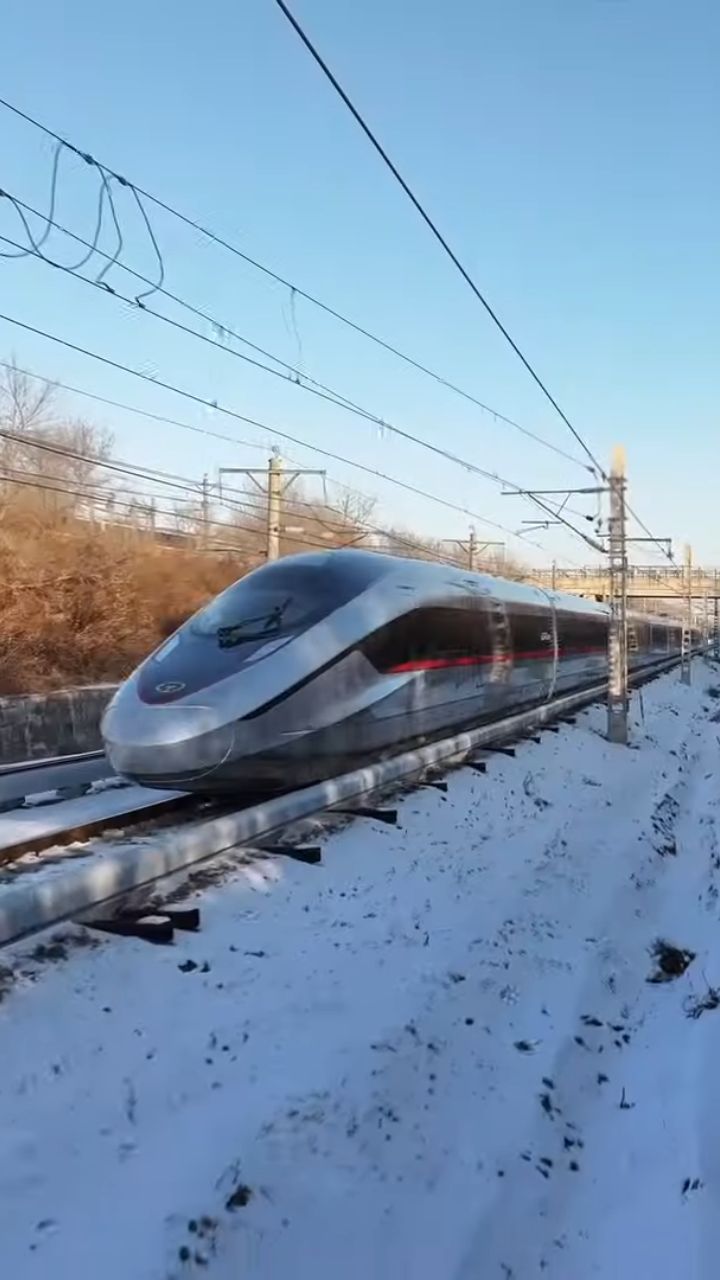 All You Need To Know About China's Fastest High-Speed Train Prototype