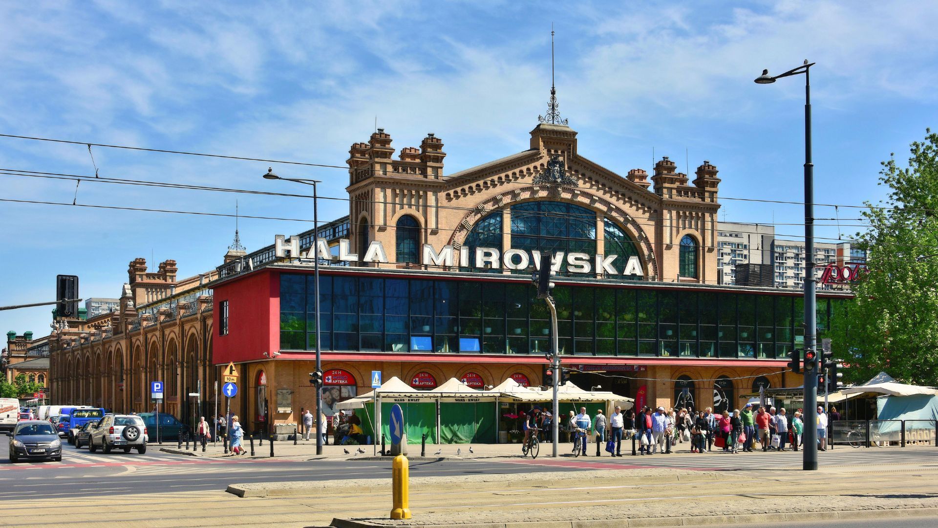 Things To Do In Warsaw, Poland: How To Explore This City Of Contrasts