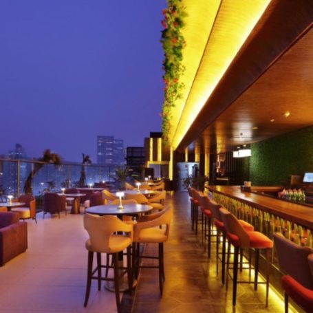 Best Rooftop Restaurants In Mumbai To Visit For Valentine's Day 2025