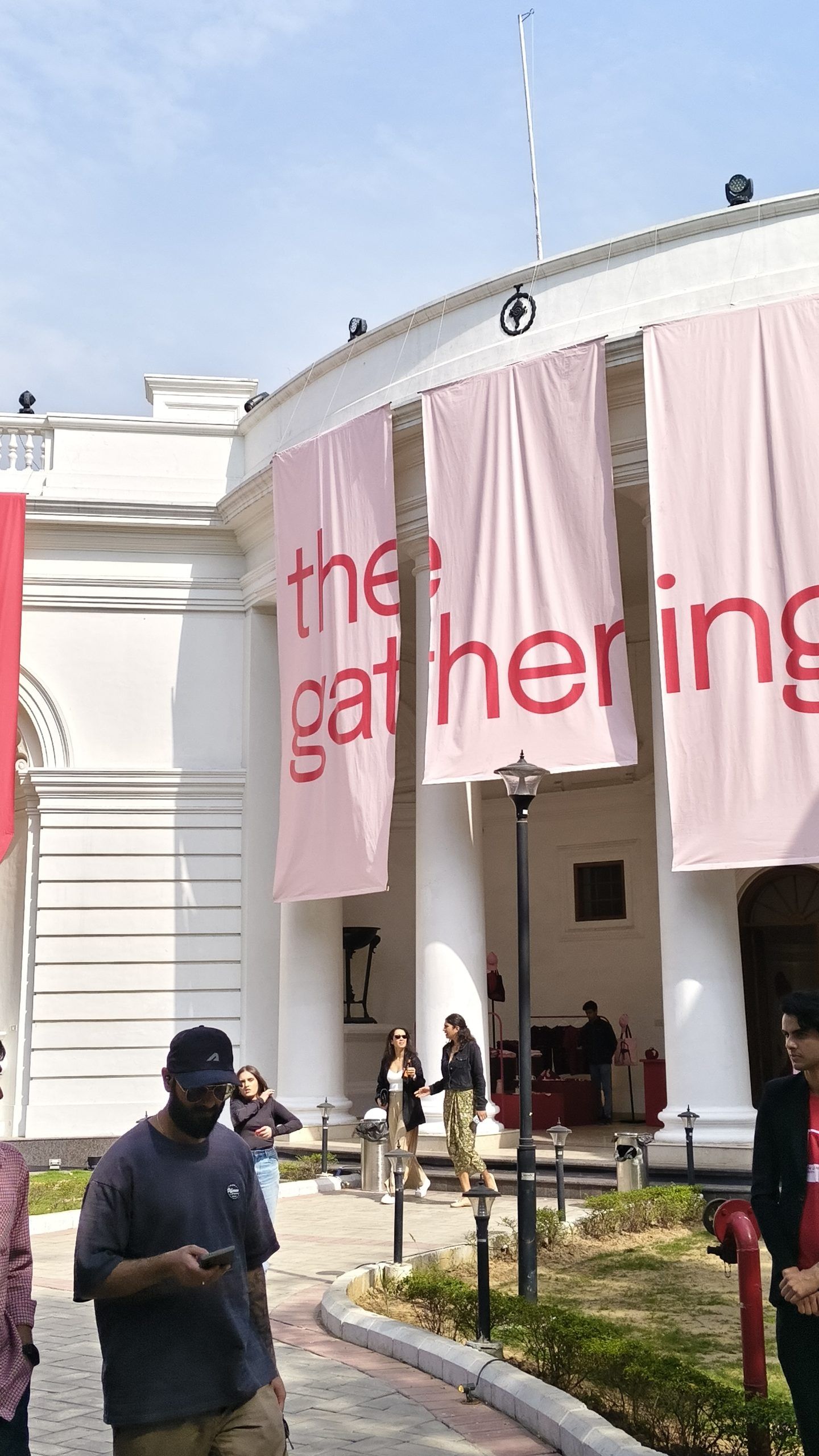 This Artist Creates The Most Realistic Bird Sculptures You've Ever See