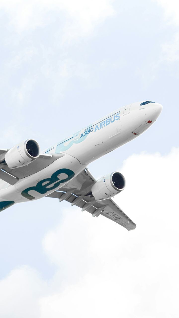 Airbus A380 Vs. A350: Key Differences Explained