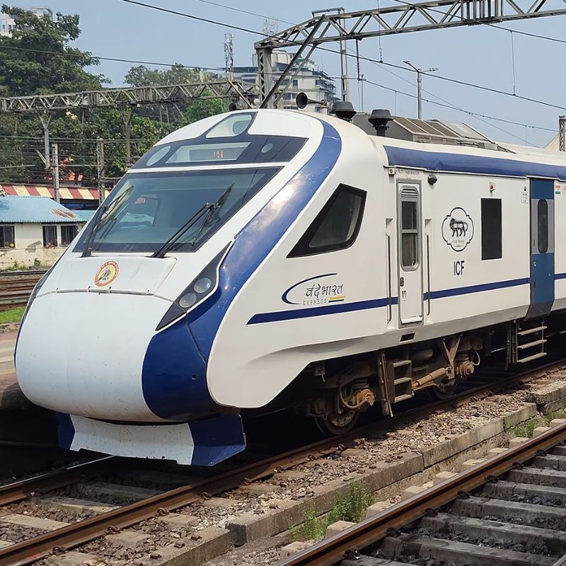 Here's How To Book The Mumbai-Goa Vistadome Train