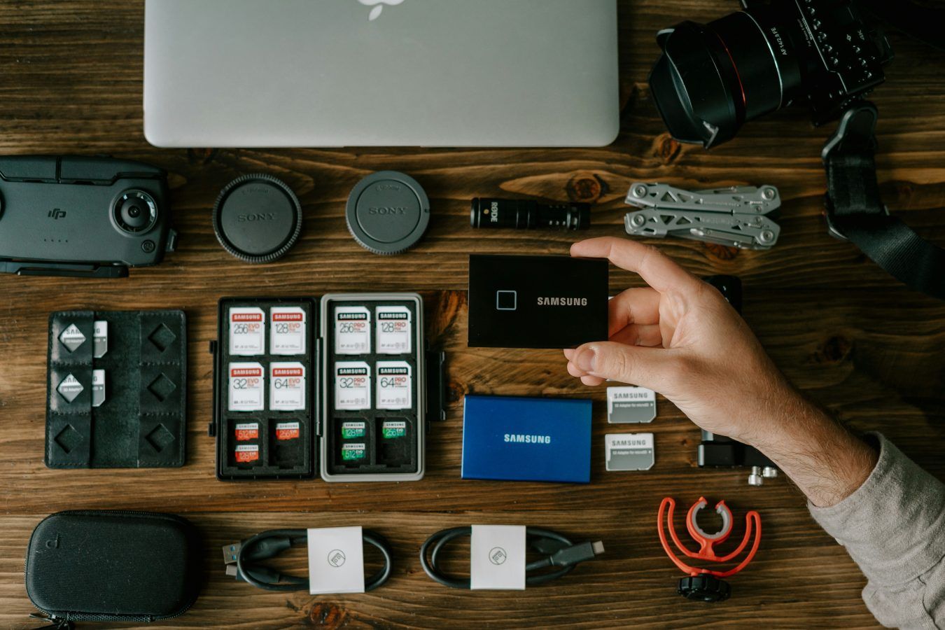 Travel Smarter With These Essential Gadgets That Redefine Comfort
