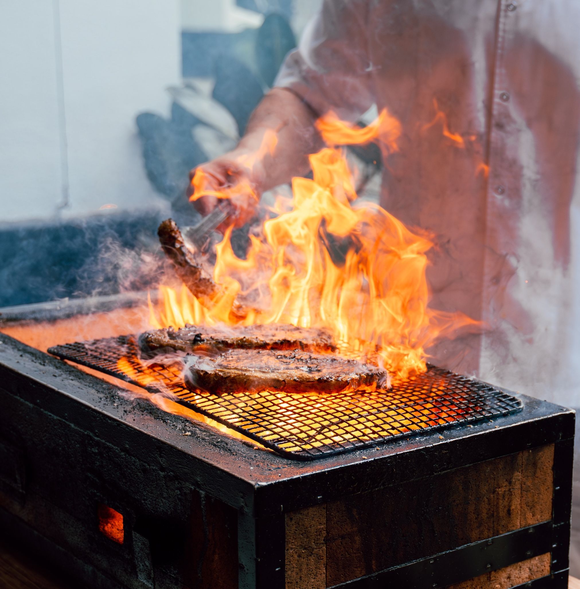 Akra -- New Delhi's Restobar That Is All Things Cosy, Chic & Creative!