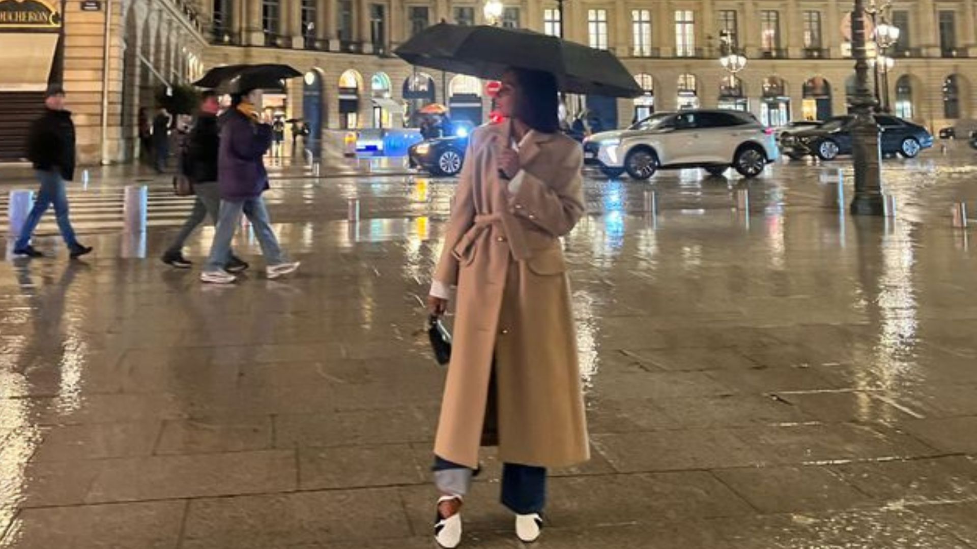 Mindy Kaling’s Unexpected Hack For Getting Over Jet Lag