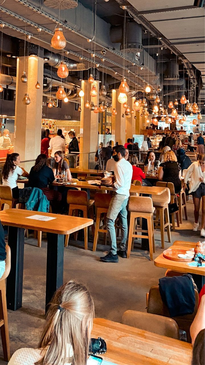 Top 10 Airports With World-Class Restaurants & Dining Experiences