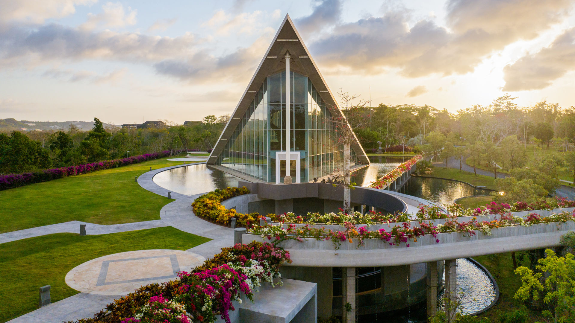 In Bali, AYANA Makes Space For A Vacation With Room To Play and Pause