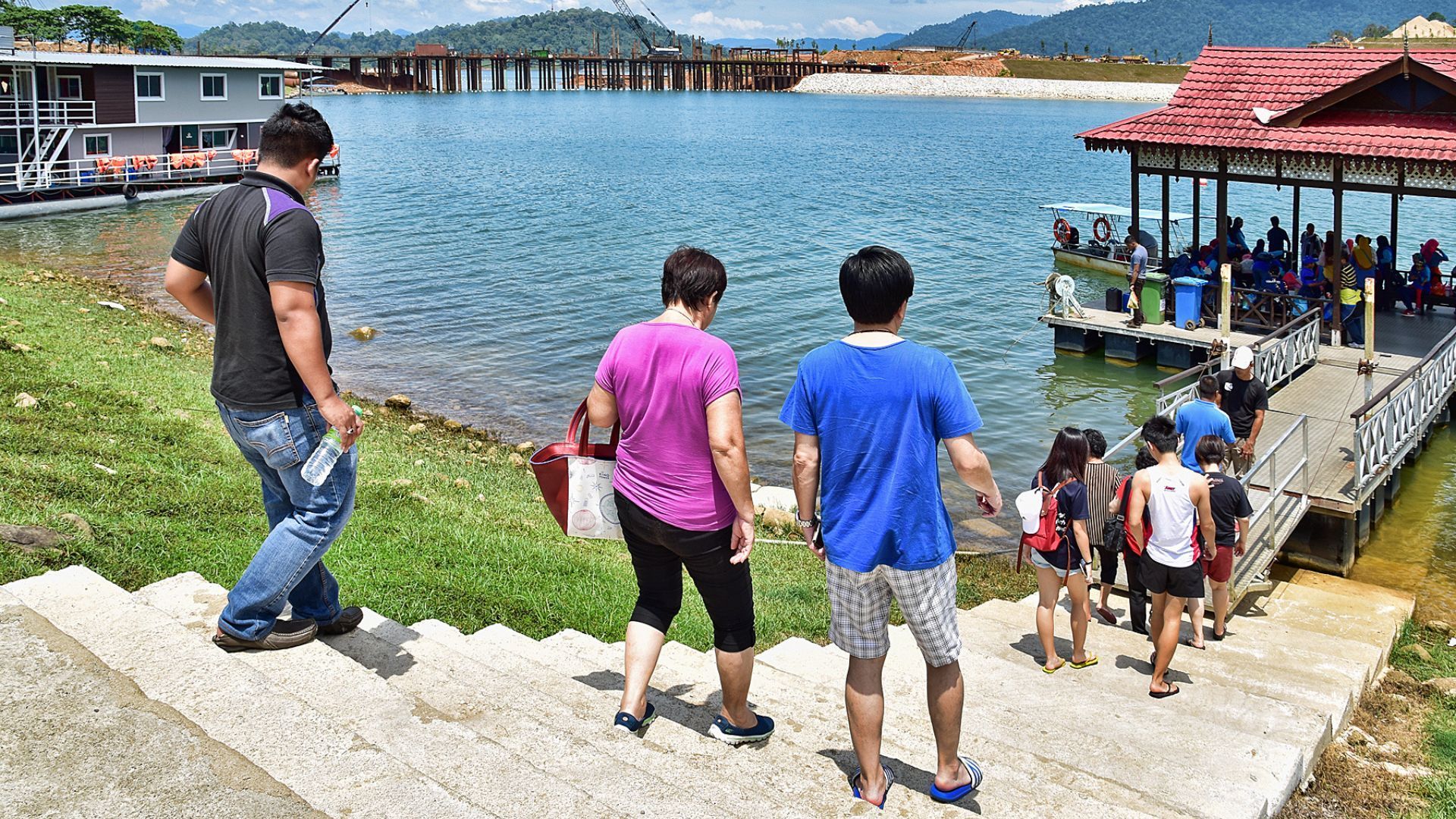 Kenyir Lake: Your Guide To Southeast Asia's Largest Man-Made Lake