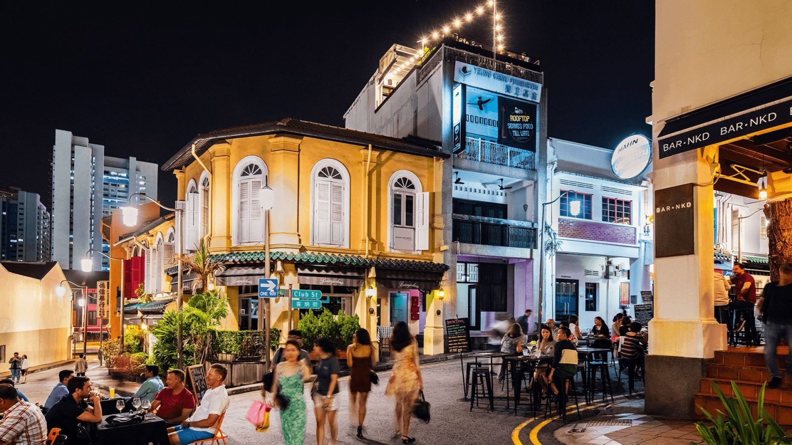 Singapore Nightlife: How I Pulled An All-Nighter In The Iconic 'Lion City'
