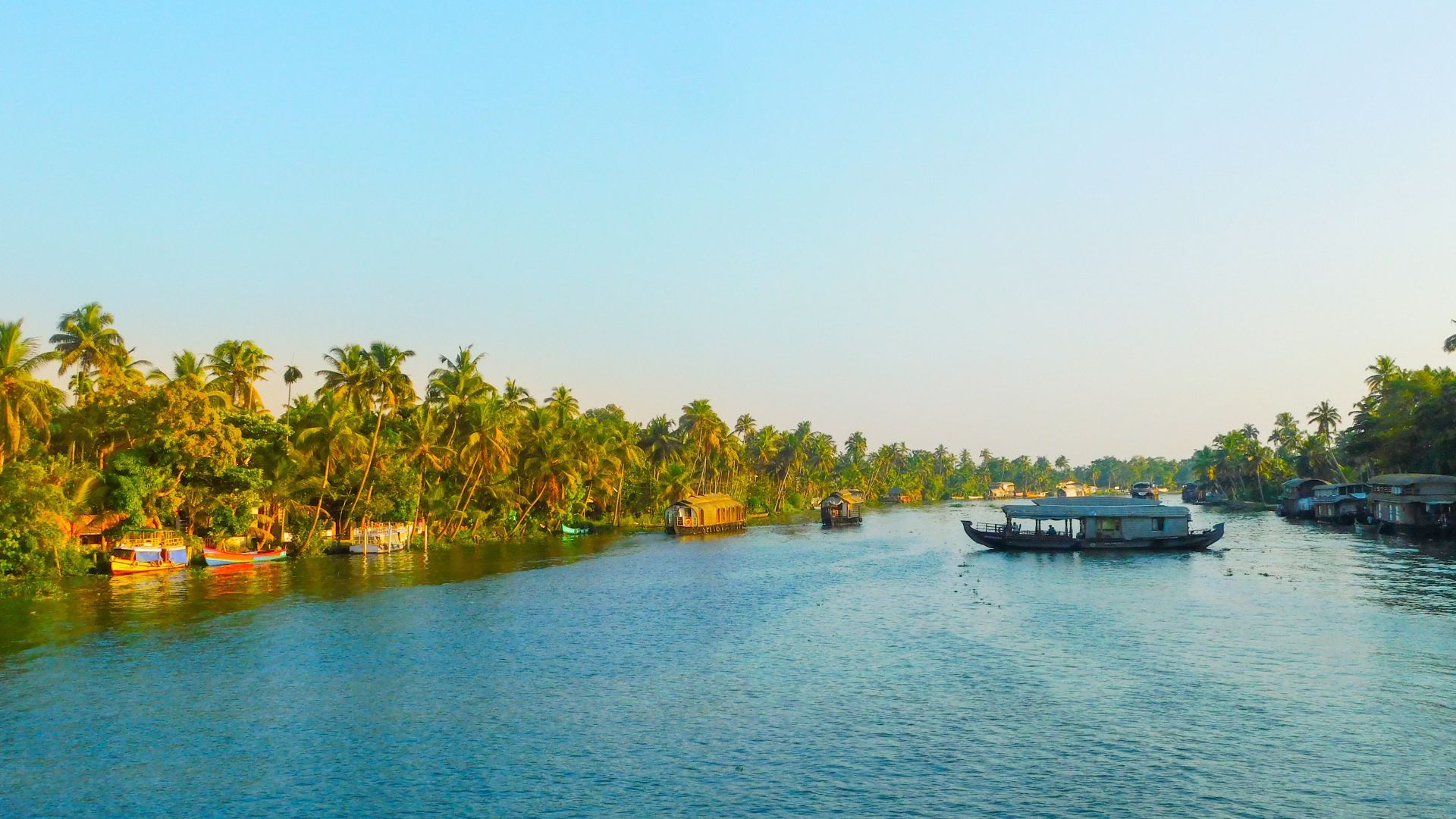 Top Places In Kottayam: Backwaters, Temples, Hill Views & Cultural Gems