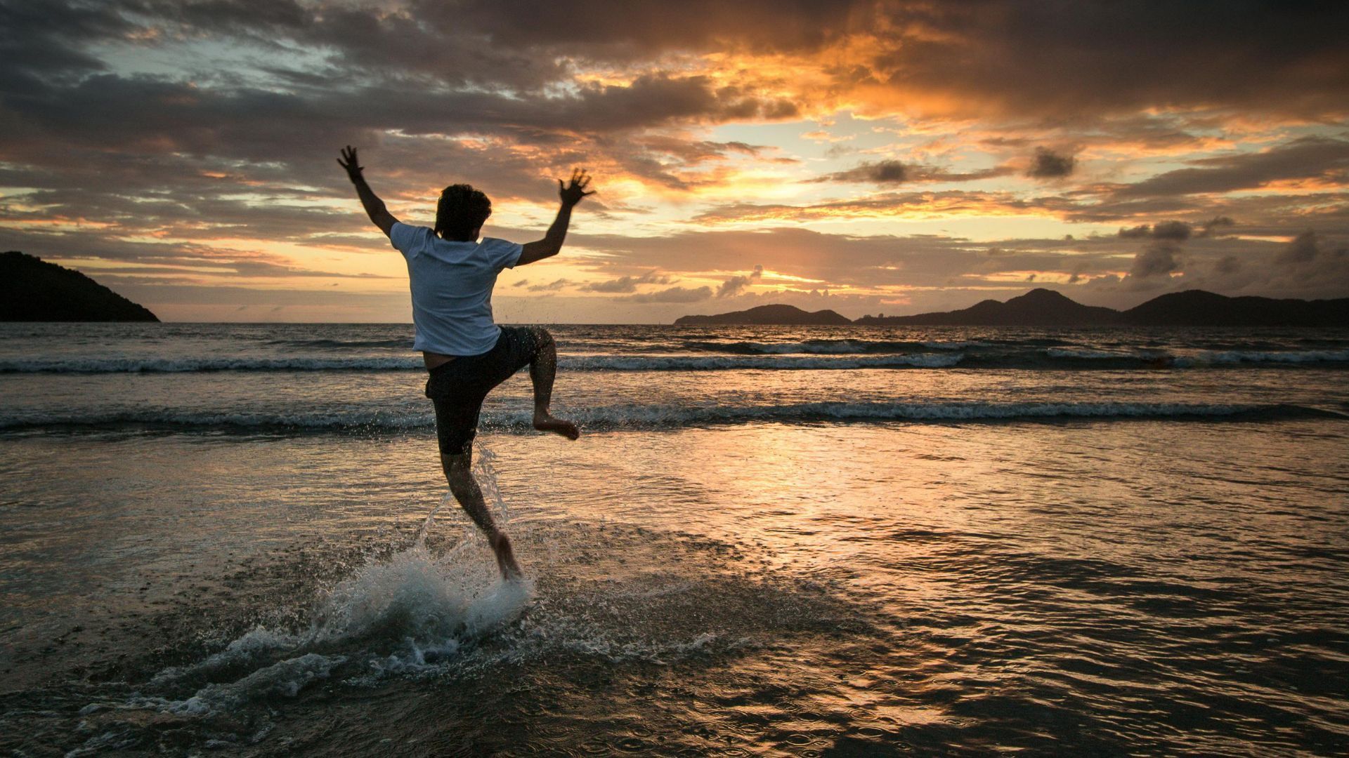 New Year Traditions Across The Globe: Quirky Rituals You’ll Love To Try