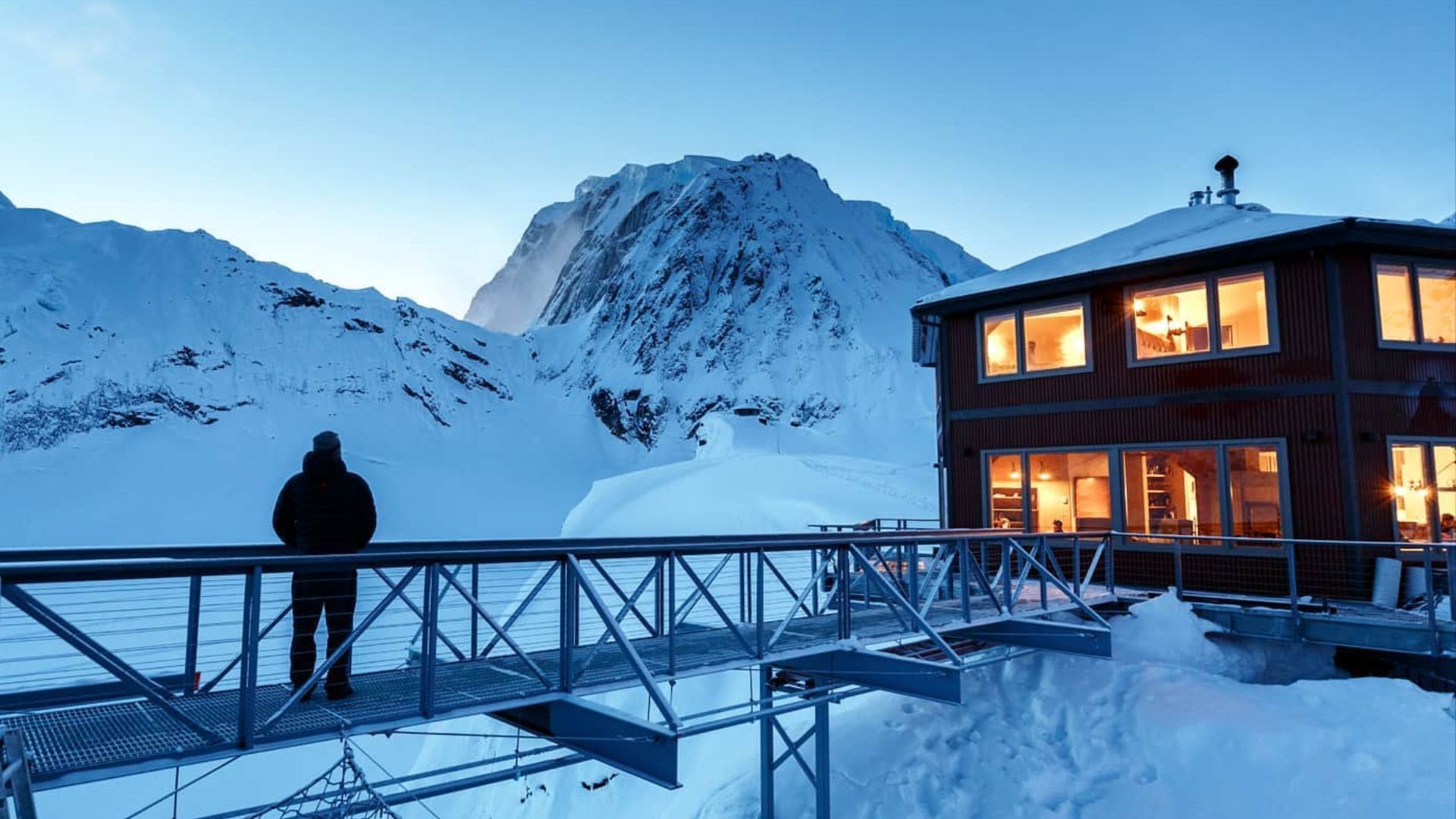 16 Hotels With Jaw-Dropping Mountain Views You’ll Want to Wake Up To