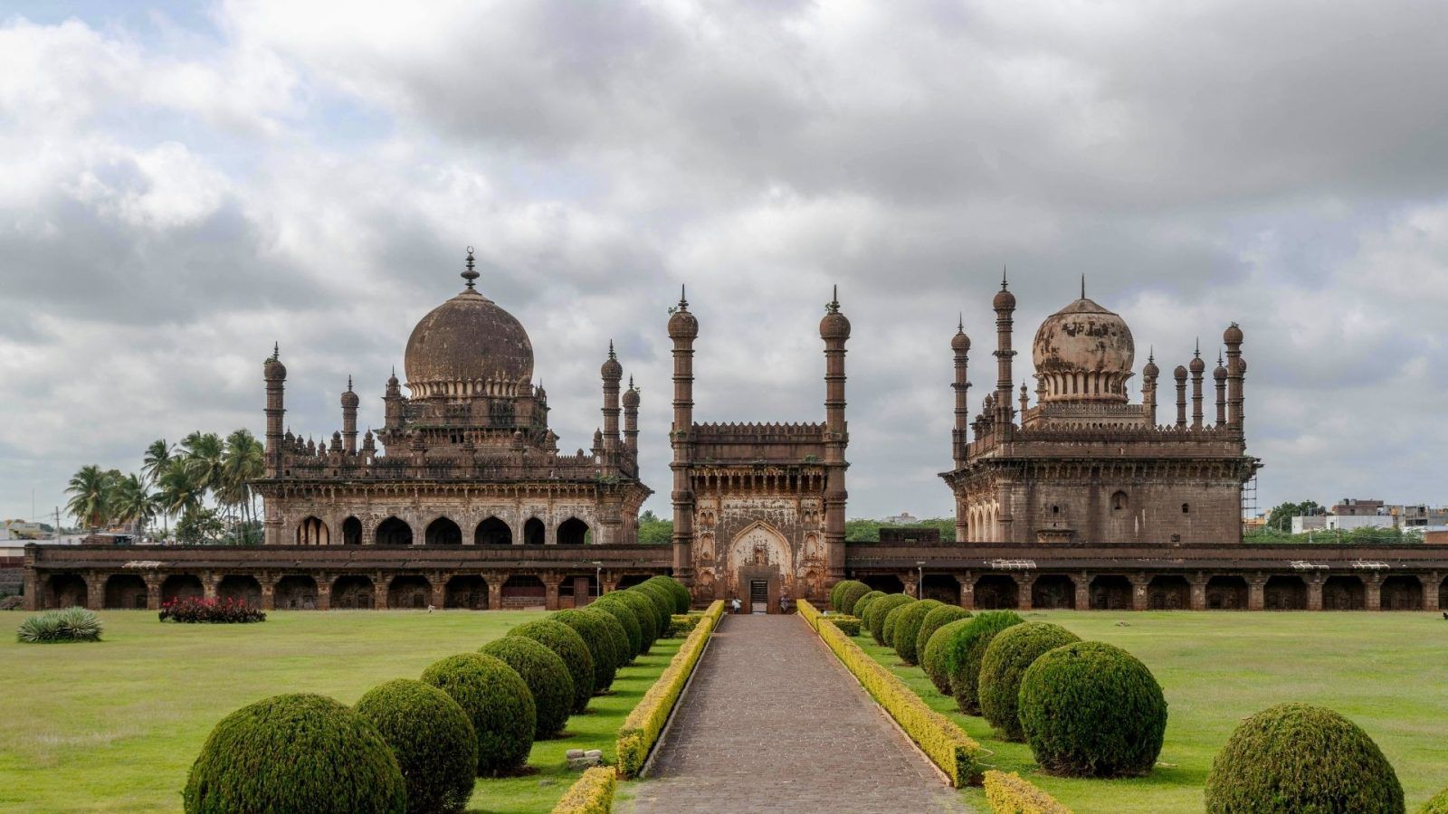 Bijapur Karnataka: From Gol Gumbaz’s Whispering Gallery To Old Forts
