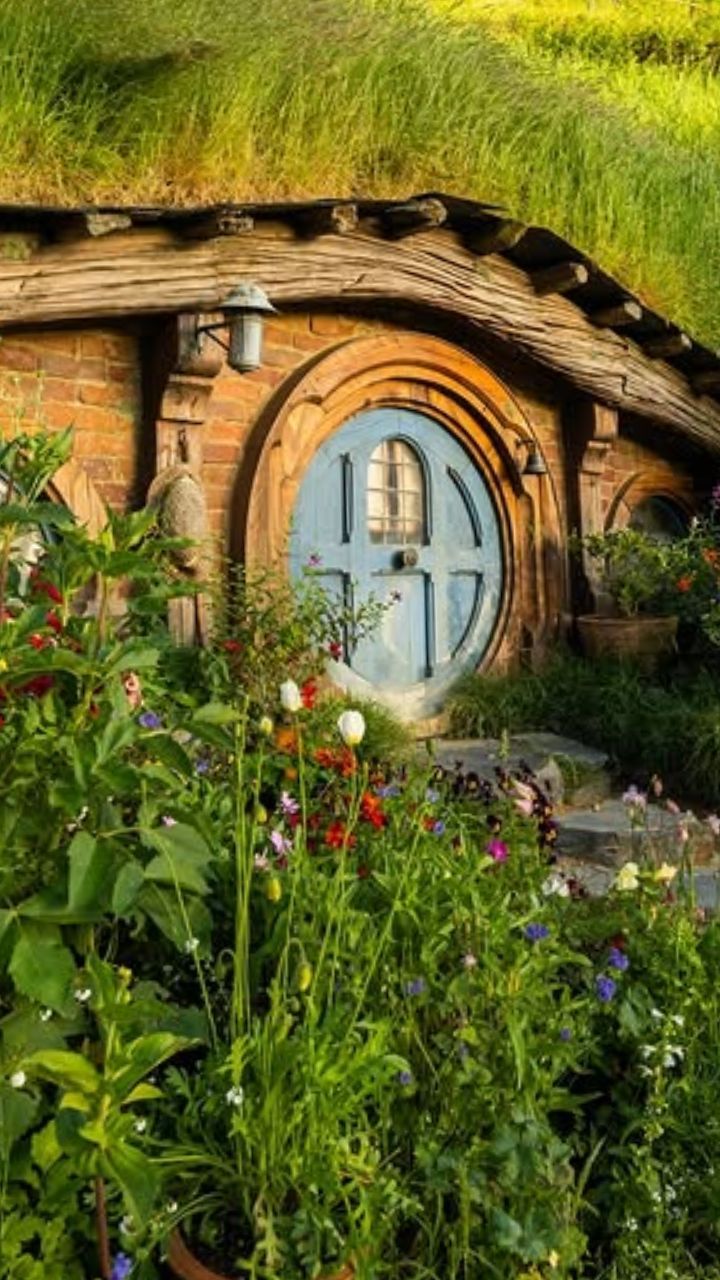 8 Beautiful Hobbit Homes Around The World