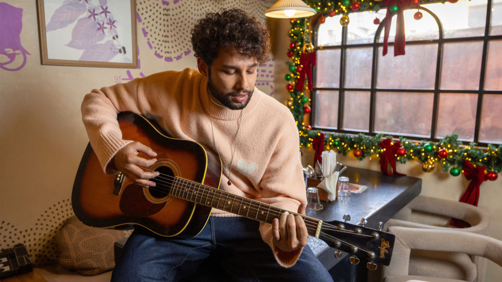 Explore Mumbai Like A Local With Siddhant Chaturvedi Through This ...