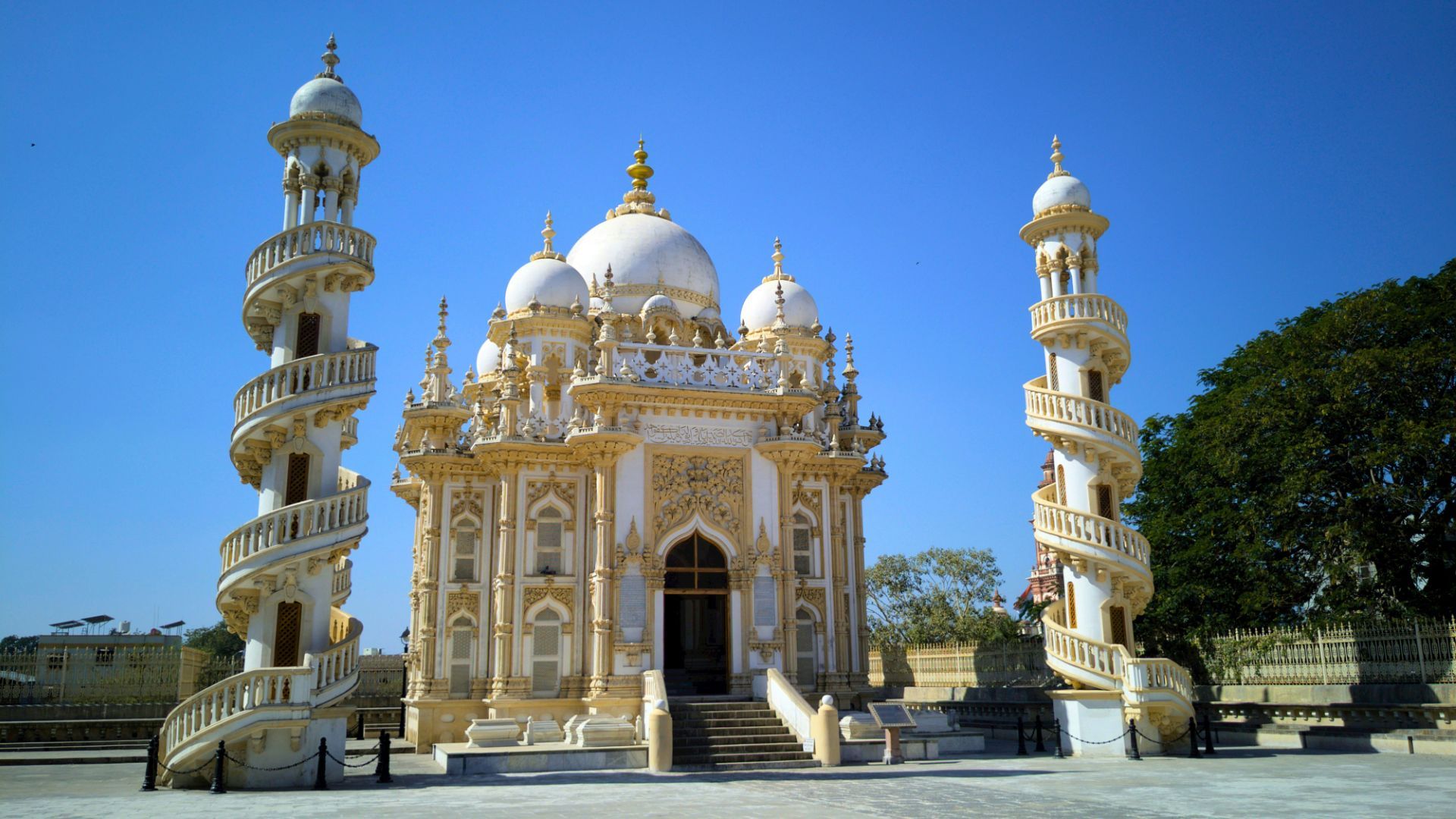 Saurashtra: Road-Tripping Through Heritage, Wildlife, And Coastline