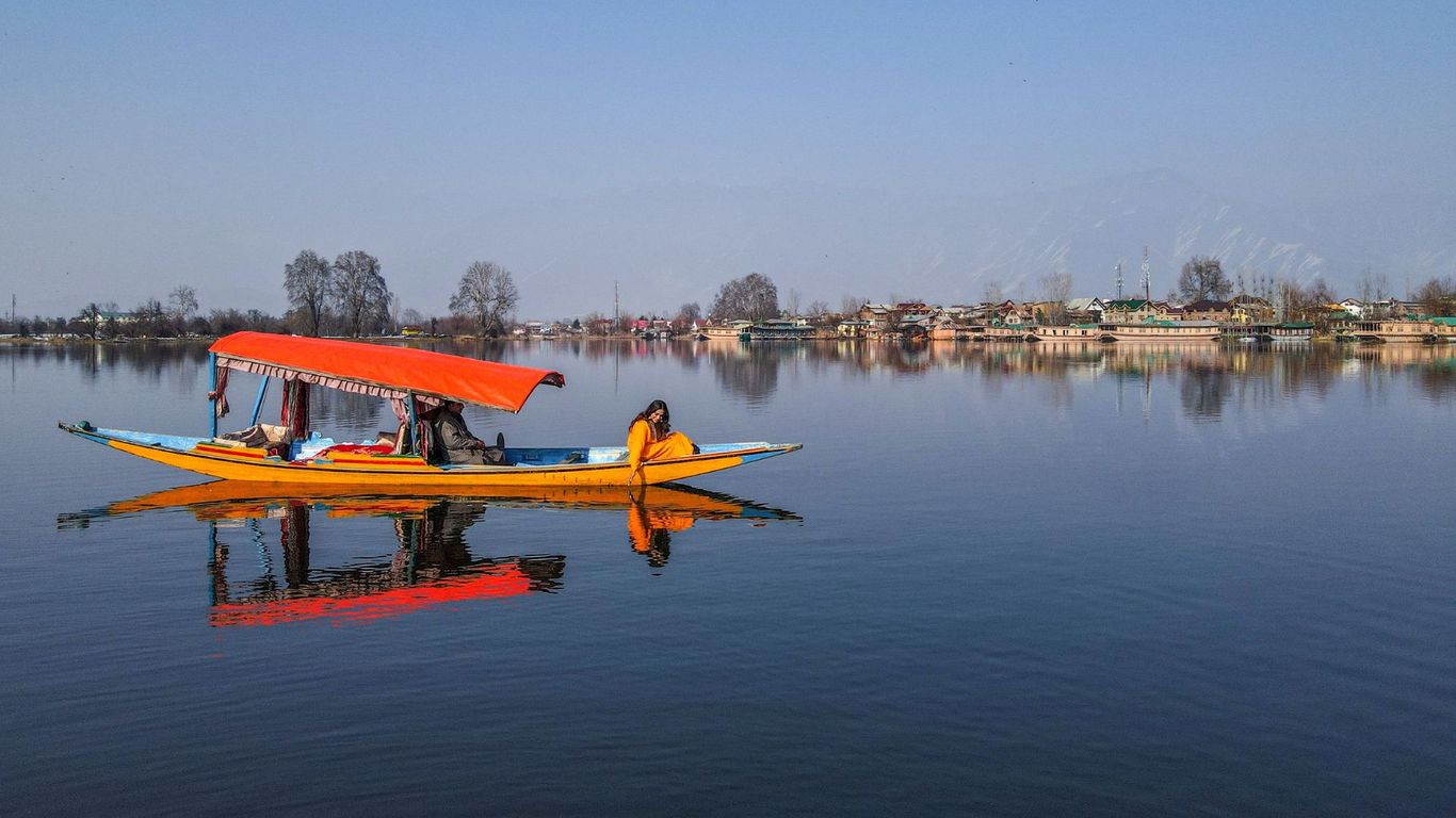 Maggi Point At Srinagar's Dal Lake: A Magical Place To Have Your Noodles