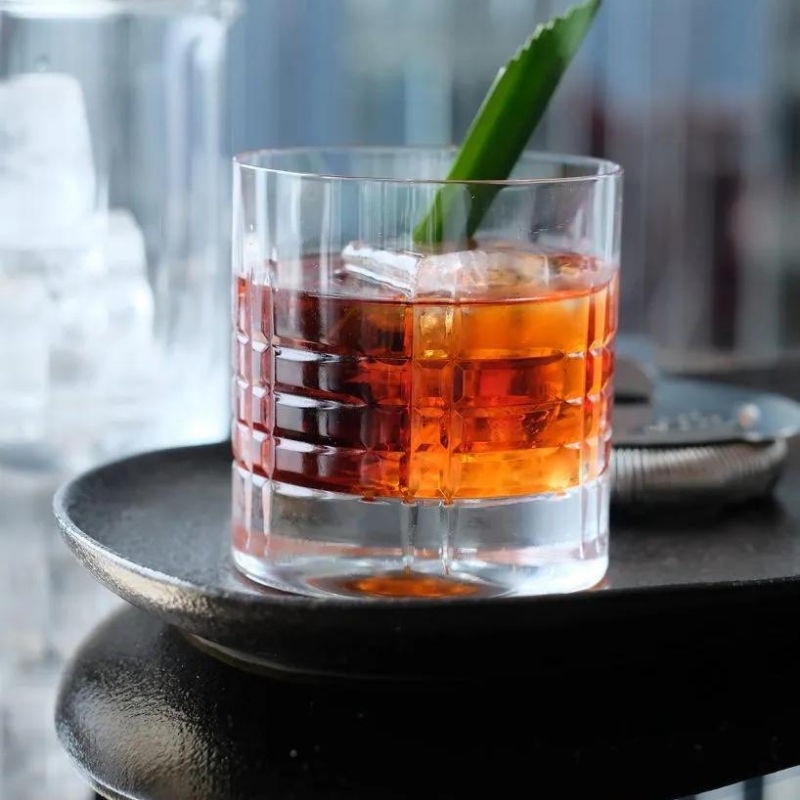 Cocktail Recipe: Grey Goose Aurora Siamese Light Cocktail