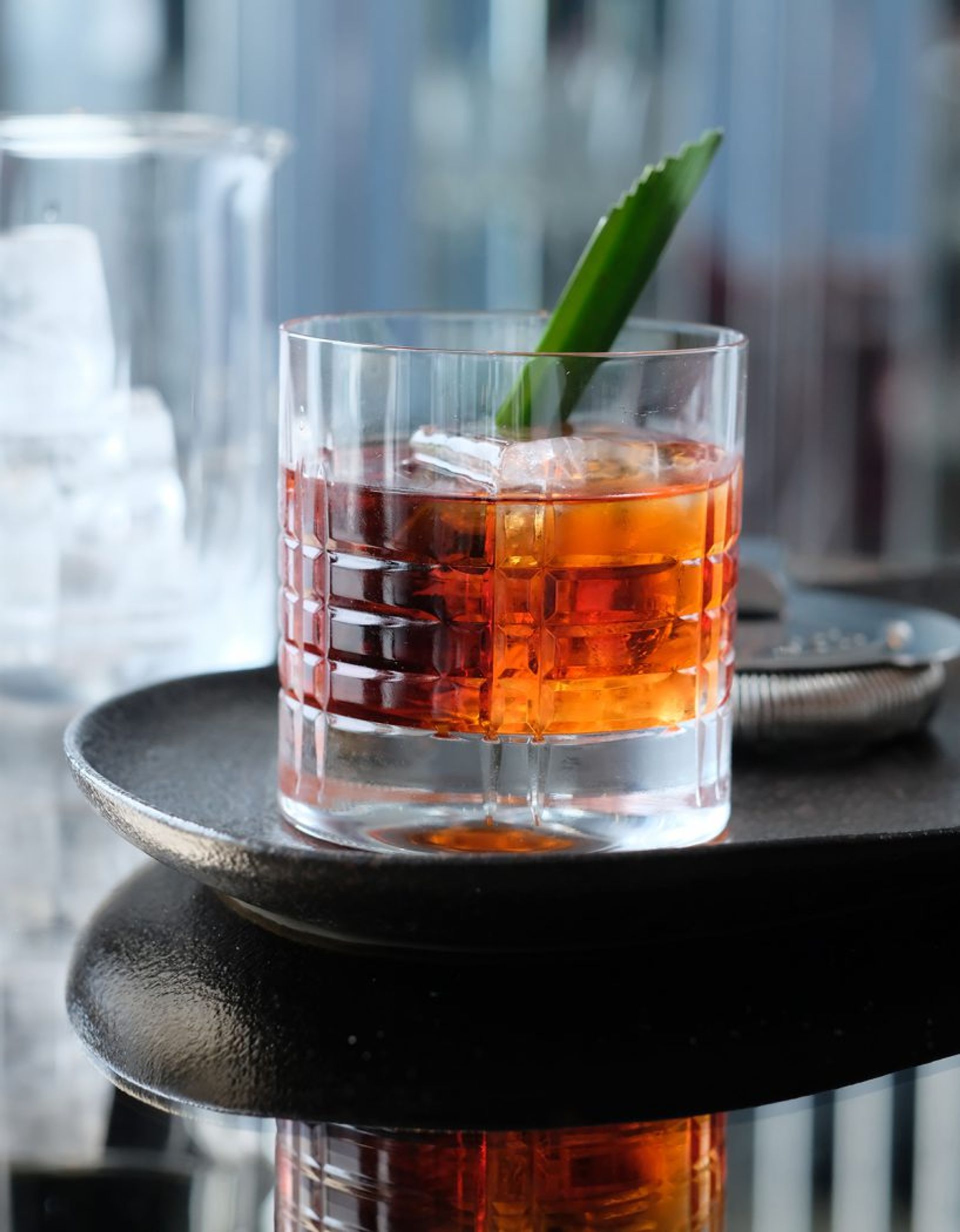 11 Popular Indonesian Drinks (With Cocktail Recipes)